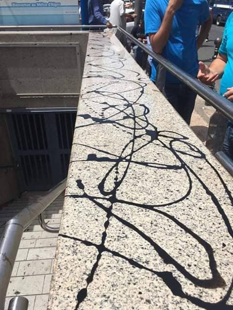 Après l’huile moteur, la police menace de mettre de la harissa dans la ...